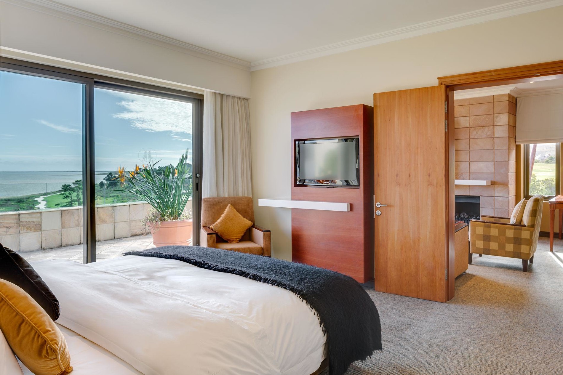 Arabella Hotel & Spa - Hermanus Hotels | Rhino Africa