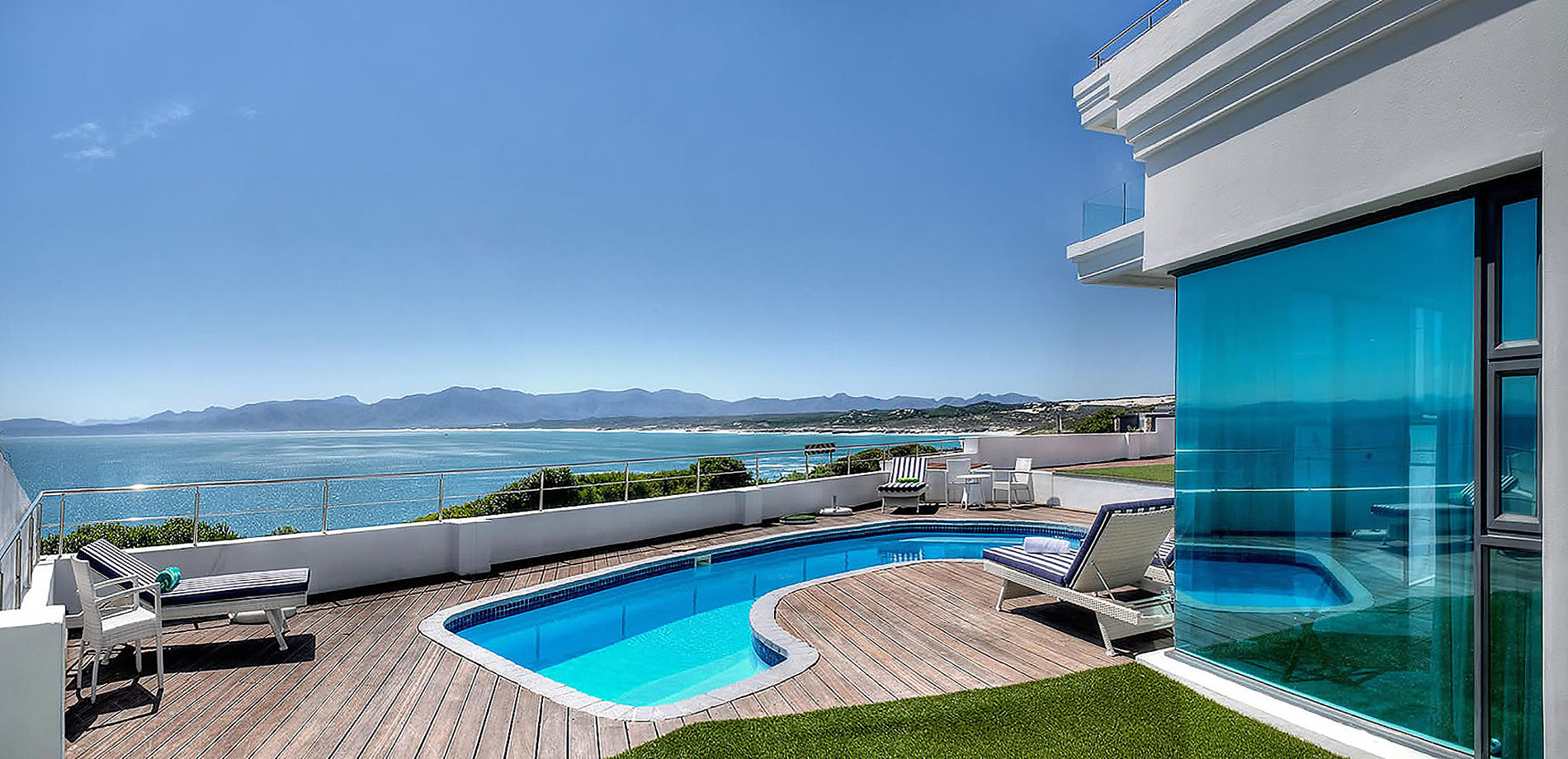 Sea Star Cliff Luxury Guesthouse - Gansbaai | Rhino Africa